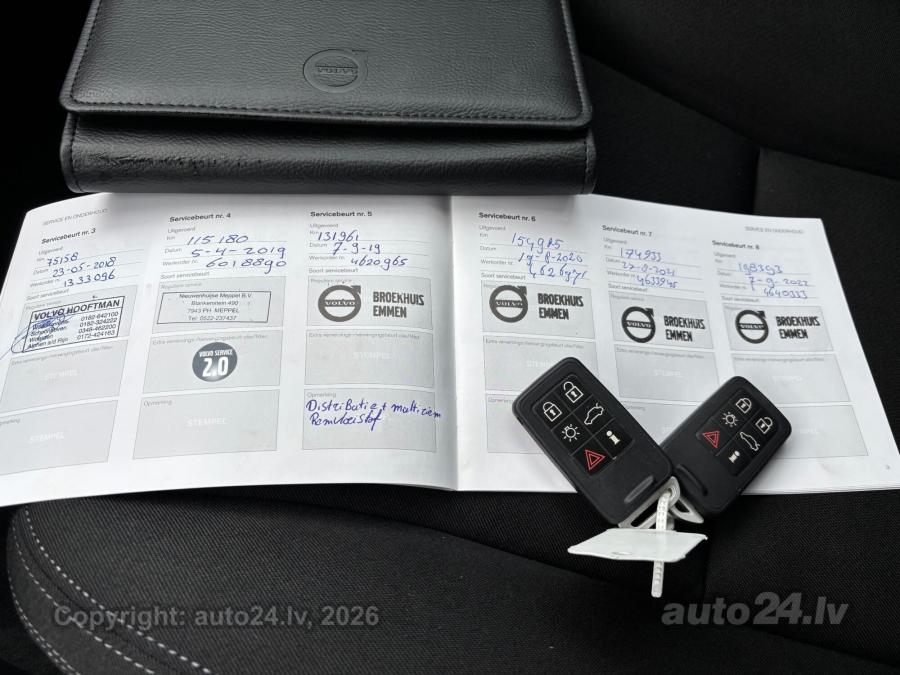 Zils Volvo V60 2015 Paide, ar dzinēja tilpumu 2.00 L un nobraukumu 265 tūkst. km par 7690 €, foto 30 vietnē AUTOMOTO.COM.LV