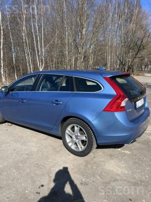 Zils Volvo V60 2015 Rīga, ar dzinēja tilpumu 2.00 L un nobraukumu 375 tūkst. km par 4500 €, foto 6 vietnē AUTOMOTO.COM.LV