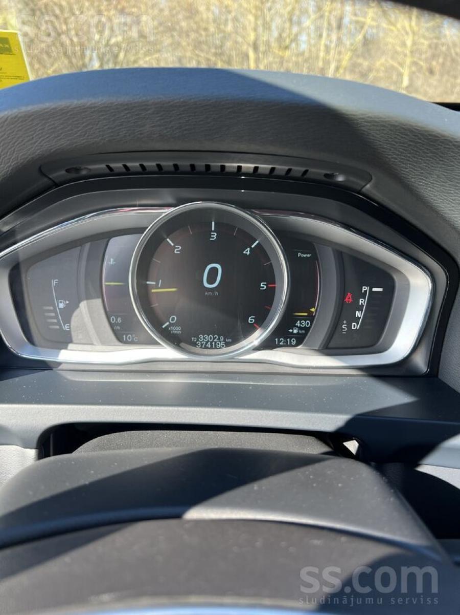 Zils Volvo V60 2015 Rīga, ar dzinēja tilpumu 2.00 L un nobraukumu 375 tūkst. km par 4500 €, foto 13 vietnē AUTOMOTO.COM.LV