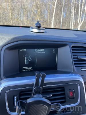 Zils Volvo V60 2015 Rīga, ar dzinēja tilpumu 2.00 L un nobraukumu 375 tūkst. km par 4500 €, foto 15 vietnē AUTOMOTO.COM.LV