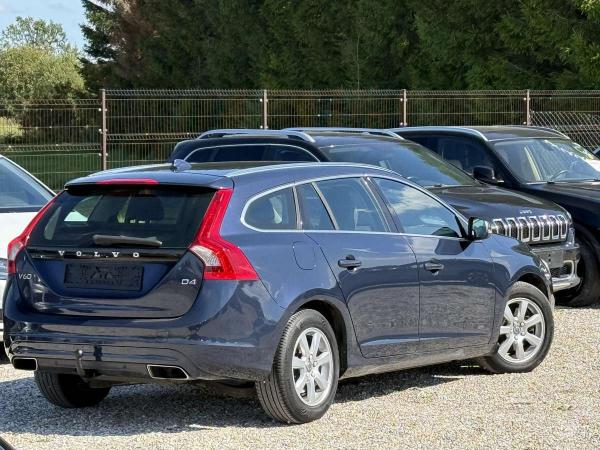 Blue Volvo V60 2015 in Kaunas, with an engine capacity of 1.97 L and mileage of 289 thousand km for 5950 €, photo 5 on AUTOMOTO.COM.LV