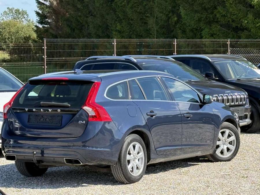 Blue Volvo V60 2015 in Kaunas, with an engine capacity of 1.97 L and mileage of 289 thousand km for 5950 €, photo 5 on AUTOMOTO.COM.LV