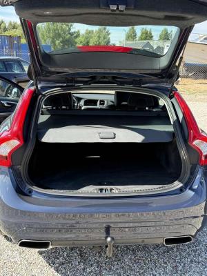 Blue Volvo V60 2015 in Kaunas, with an engine capacity of 1.97 L and mileage of 289 thousand km for 5950 €, photo 6 on AUTOMOTO.COM.LV