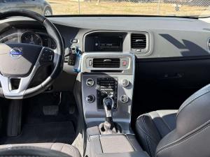 Blue Volvo V60 2015 in Kaunas, with an engine capacity of 1.97 L and mileage of 289 thousand km for 5950 €, photo 9 on AUTOMOTO.COM.LV