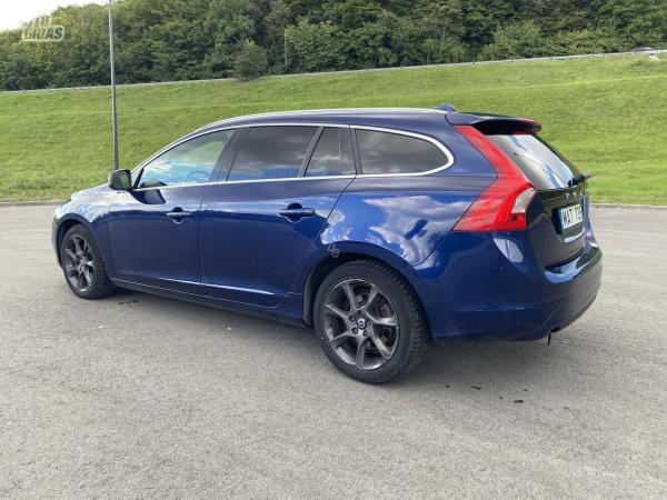 Zils Volvo V60 2015 Kauņa, ar dzinēja tilpumu 1.60 L un nobraukumu 285 tūkst. km par 7250 €, foto 4 vietnē AUTOMOTO.COM.LV
