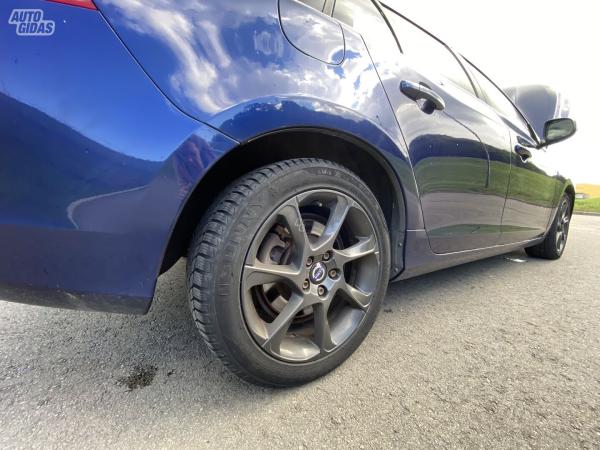 Zils Volvo V60 2015 Kauņa, ar dzinēja tilpumu 1.60 L un nobraukumu 285 tūkst. km par 7250 €, foto 10 vietnē AUTOMOTO.COM.LV
