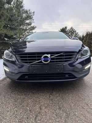 Zils Volvo V60 2016 Alīta, ar dzinēja tilpumu 1.97 L un nobraukumu 235 tūkst. km par 6850 €, foto 3 vietnē AUTOMOTO.COM.LV