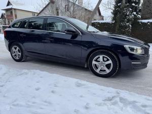 Zils Volvo V60 2016 Alīta, ar dzinēja tilpumu 1.98 L un nobraukumu 235 tūkst. km par 6799 €, foto 12 vietnē AUTOMOTO.COM.LV
