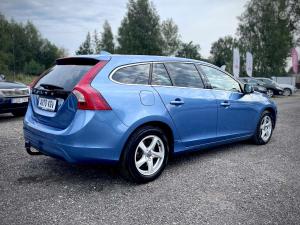 Blue Volvo V60 2016 in Vilnius, with an engine capacity of 2.00 L and mileage of 261 thousand km for 8400 €, photo 7 on AUTOMOTO.COM.LV