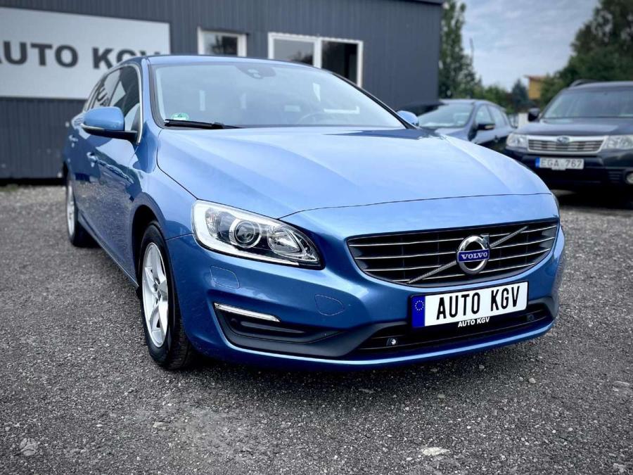 Blue Volvo V60 2016 in Vilnius, with an engine capacity of 2.00 L and mileage of 261 thousand km for 8400 €, photo 9 on AUTOMOTO.COM.LV