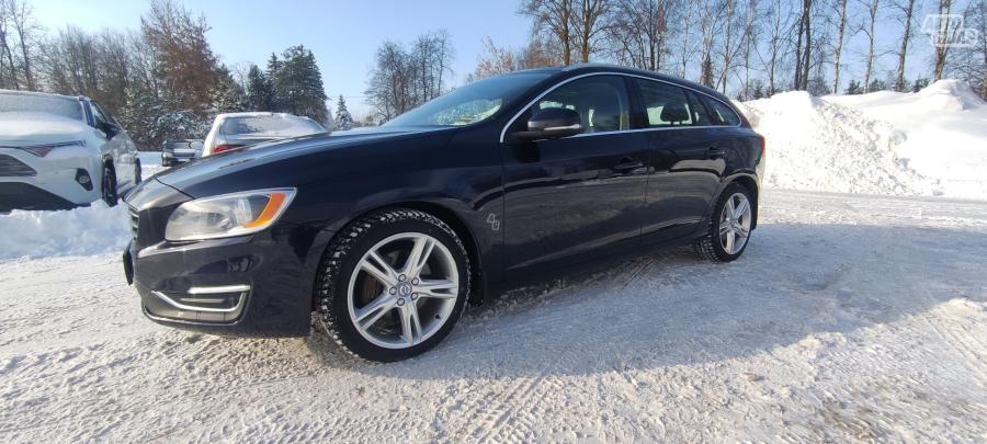 Blue Volvo V60 2016 in Panevezys, with an engine capacity of 2.50 L and mileage of 115 thousand km for 11500 €, photo 6 on AUTOMOTO.COM.LV