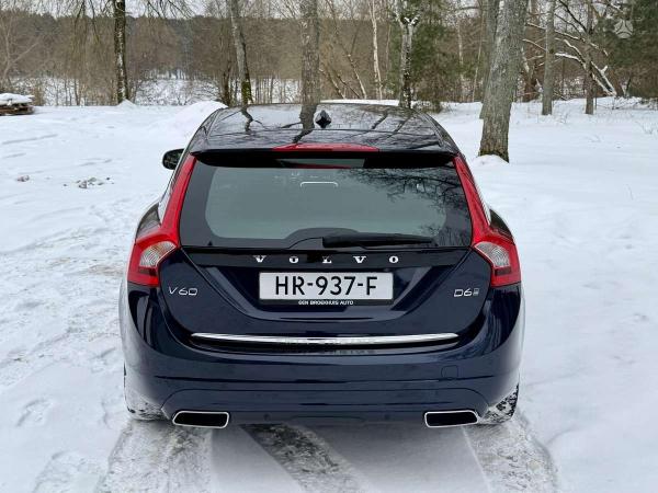 Zils Volvo V60 2016 Prienai, ar dzinēja tilpumu 2.40 L un nobraukumu 299 tūkst. km par 8400 €, foto 4 vietnē AUTOMOTO.COM.LV