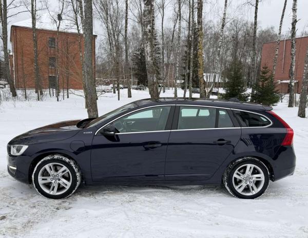 Zils Volvo V60 2016 Prienai, ar dzinēja tilpumu 2.40 L un nobraukumu 299 tūkst. km par 8400 €, foto 7 vietnē AUTOMOTO.COM.LV