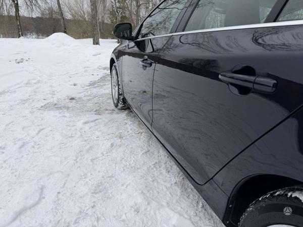 Zils Volvo V60 2016 Prienai, ar dzinēja tilpumu 2.40 L un nobraukumu 299 tūkst. km par 8400 €, foto 11 vietnē AUTOMOTO.COM.LV