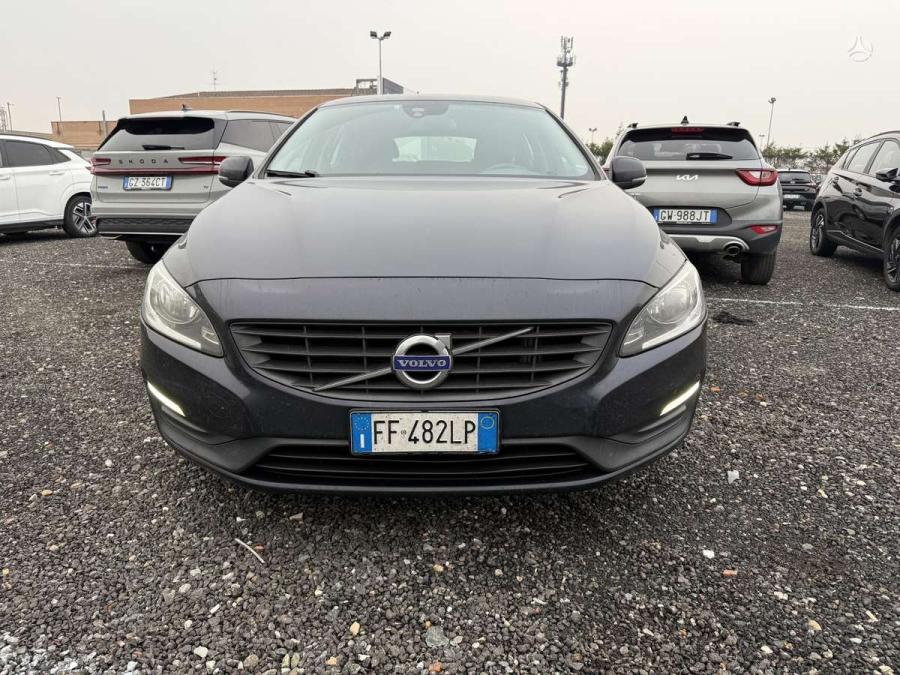 Zils Volvo V60 2016 Šauļi, ar dzinēja tilpumu 1.97 L un nobraukumu 256 tūkst. km par 5950 €, foto 2 vietnē AUTOMOTO.COM.LV