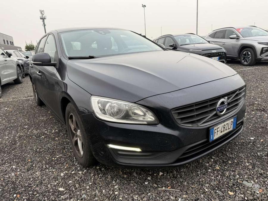 Zils Volvo V60 2016 Šauļi, ar dzinēja tilpumu 1.97 L un nobraukumu 256 tūkst. km par 5950 €, foto 3 vietnē AUTOMOTO.COM.LV