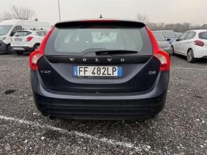 Zils Volvo V60 2016 Šauļi, ar dzinēja tilpumu 1.97 L un nobraukumu 256 tūkst. km par 5950 €, foto 5 vietnē AUTOMOTO.COM.LV