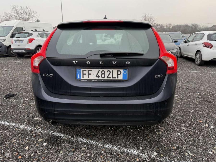 Zils Volvo V60 2016 Šauļi, ar dzinēja tilpumu 1.97 L un nobraukumu 256 tūkst. km par 5950 €, foto 5 vietnē AUTOMOTO.COM.LV