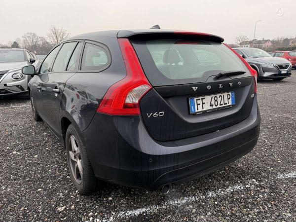 Blue Volvo V60 2016 in Siauliai, with an engine capacity of 1.97 L and mileage of 256 thousand km for 5950 €, photo 6 on AUTOMOTO.COM.LV
