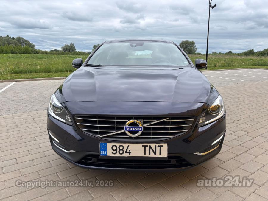 Blue Volvo V60 2016 in Tallinn, with an engine capacity of 2.00 L and mileage of 192 thousand km for 10500 €, photo 7 on AUTOMOTO.COM.LV