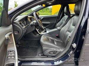 Blue Volvo V60 2016 in Tallinn, with an engine capacity of 2.00 L and mileage of 192 thousand km for 10500 €, photo 9 on AUTOMOTO.COM.LV