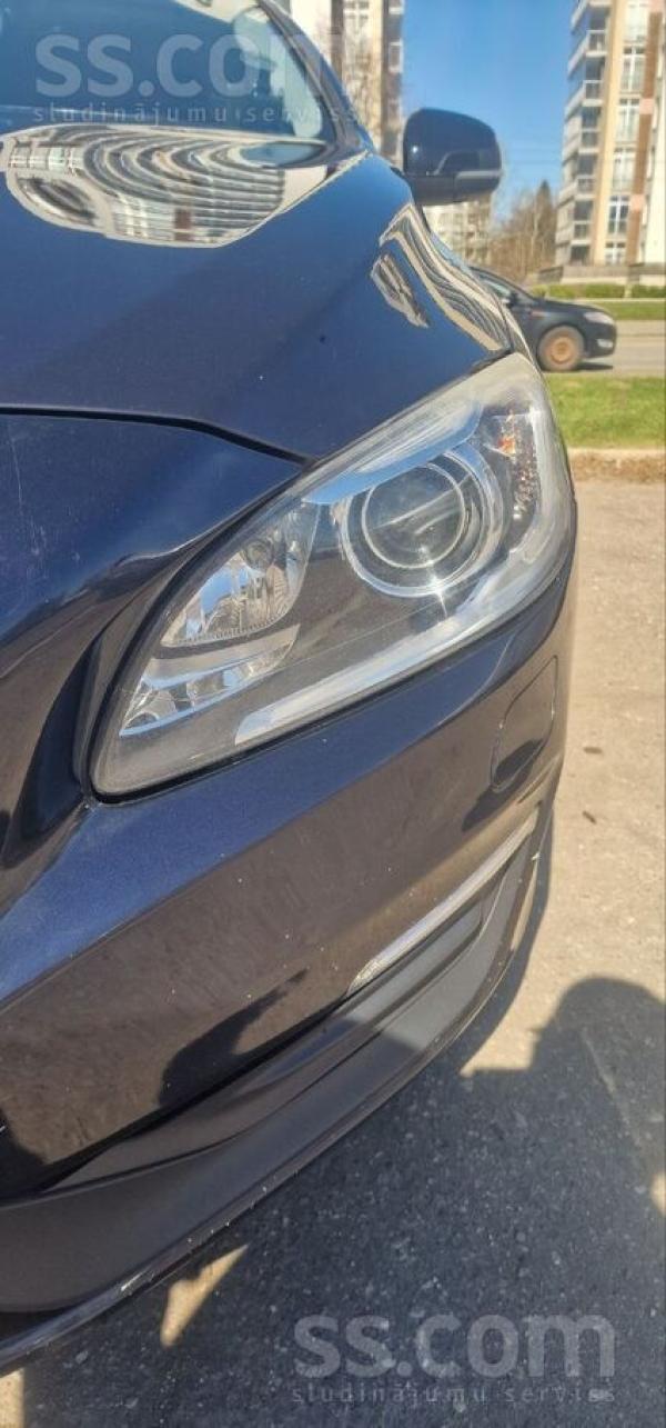 Zils Volvo V60 2016 Rīga, ar dzinēja tilpumu 2.00 L un nobraukumu 160 tūkst. km par 7500 €, foto 4 vietnē AUTOMOTO.COM.LV