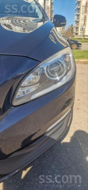 Blue Volvo V60 2016 in Riga, with an engine capacity of 2.00 L and mileage of 160 thousand km for 7500 €, photo 5 on AUTOMOTO.COM.LV