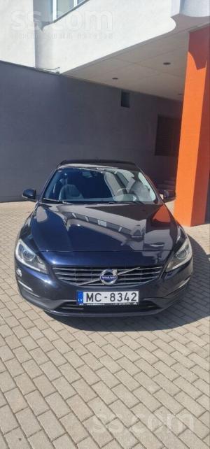 Blue Volvo V60 2016 in Riga, with an engine capacity of 2.00 L and mileage of 160 thousand km for 7500 €, photo 6 on AUTOMOTO.COM.LV
