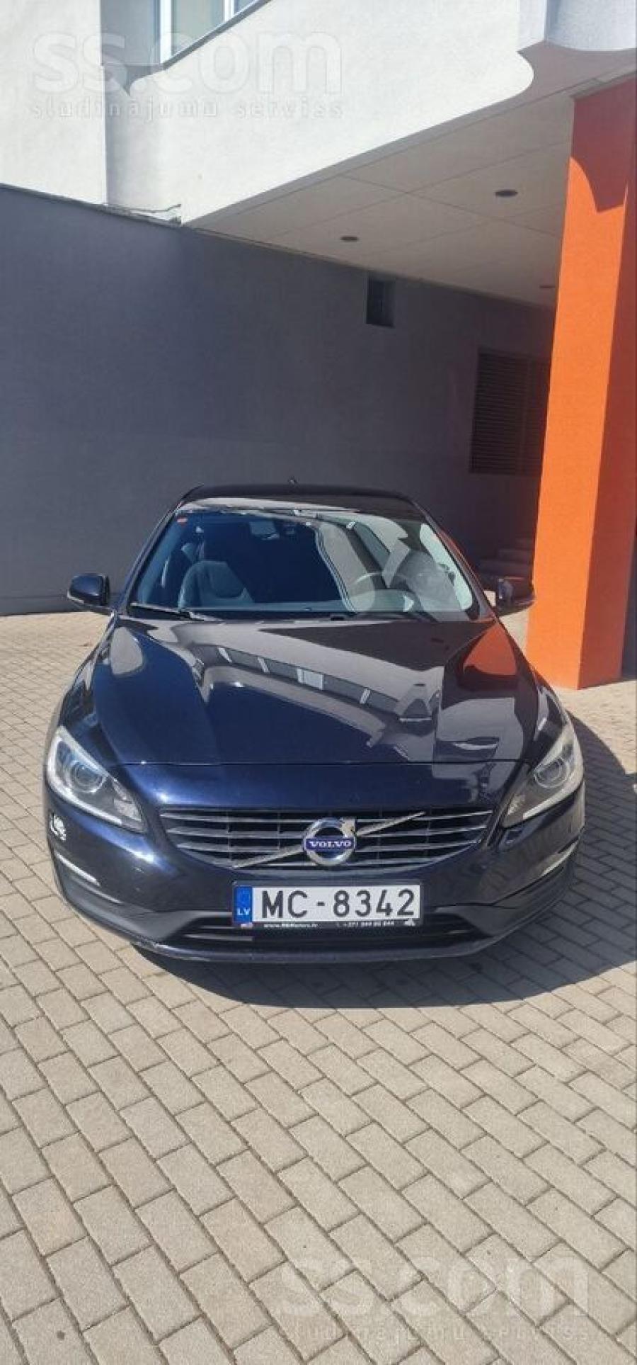 Blue Volvo V60 2016 in Riga, with an engine capacity of 2.00 L and mileage of 160 thousand km for 7500 €, photo 6 on AUTOMOTO.COM.LV
