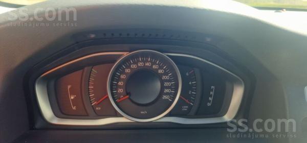Zils Volvo V60 2016 Rīga, ar dzinēja tilpumu 2.00 L un nobraukumu 160 tūkst. km par 7500 €, foto 9 vietnē AUTOMOTO.COM.LV