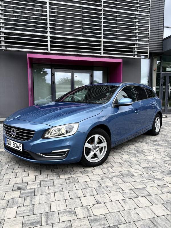 Zils Volvo V60 2016 Rīga, ar dzinēja tilpumu 2.40 L un nobraukumu 182 tūkst. km par 10500 €, foto 6 vietnē AUTOMOTO.COM.LV