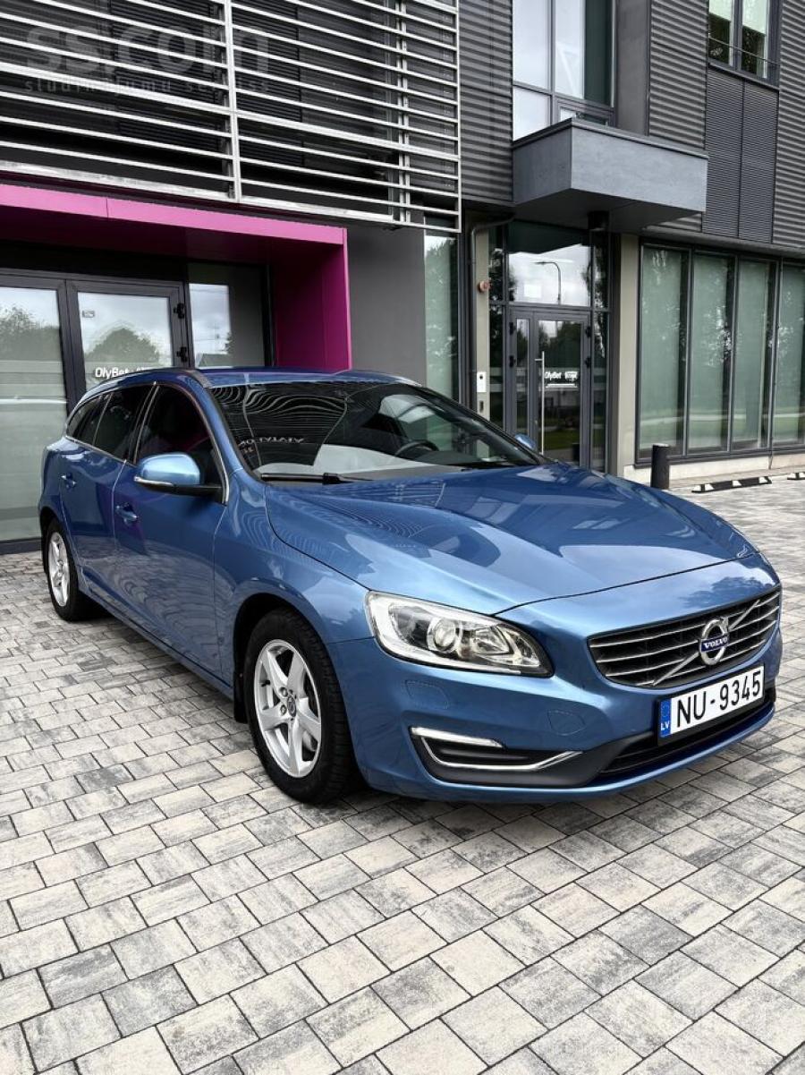 Zils Volvo V60 2016 Rīga, ar dzinēja tilpumu 2.40 L un nobraukumu 182 tūkst. km par 10500 €, foto 8 vietnē AUTOMOTO.COM.LV
