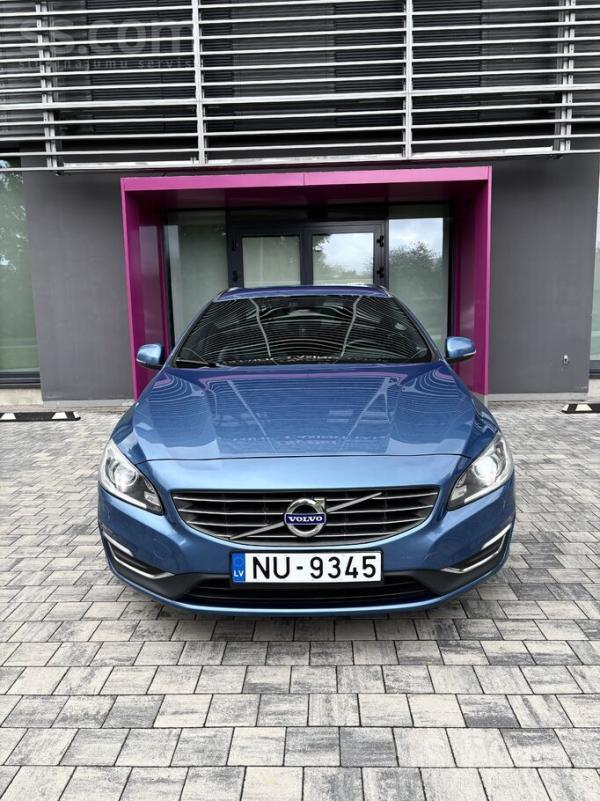 Zils Volvo V60 2016 Rīga, ar dzinēja tilpumu 2.40 L un nobraukumu 182 tūkst. km par 10500 €, foto 8 vietnē AUTOMOTO.COM.LV
