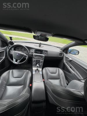 Zils Volvo V60 2016 Rīga, ar dzinēja tilpumu 2.40 L un nobraukumu 182 tūkst. km par 10500 €, foto 13 vietnē AUTOMOTO.COM.LV