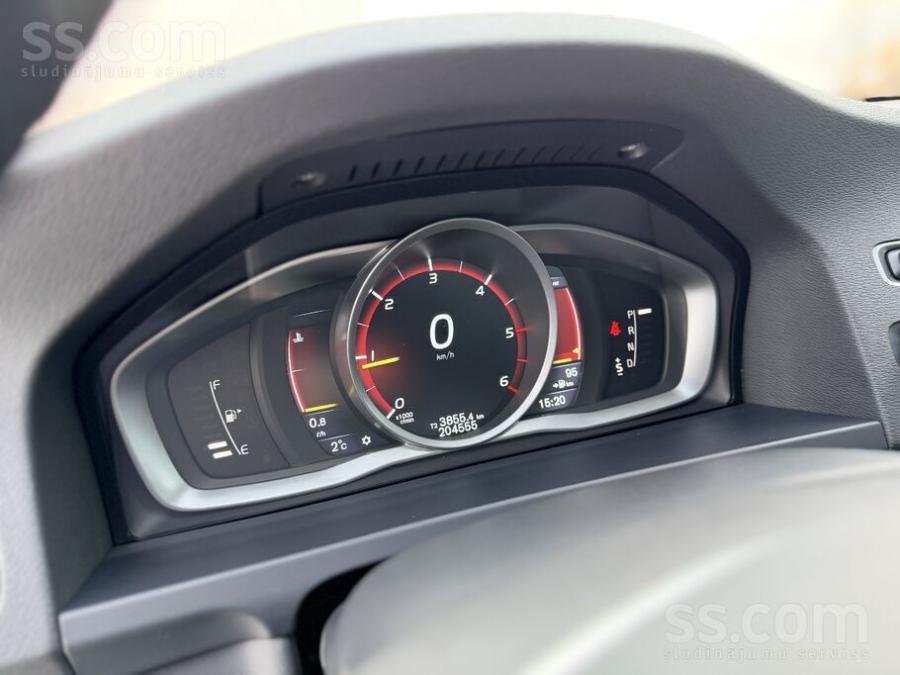 Zils Volvo V60 2016 Rīga, ar dzinēja tilpumu 2.00 L un nobraukumu 204 tūkst. km par 9995 €, foto 14 vietnē AUTOMOTO.COM.LV