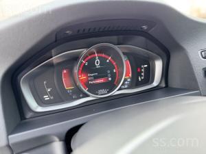 Zils Volvo V60 2016 Rīga, ar dzinēja tilpumu 2.00 L un nobraukumu 204 tūkst. km par 9995 €, foto 18 vietnē AUTOMOTO.COM.LV