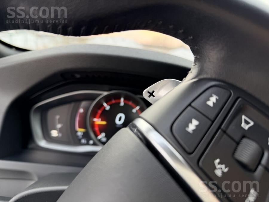 Zils Volvo V60 2016 Rīga, ar dzinēja tilpumu 2.00 L un nobraukumu 204 tūkst. km par 9995 €, foto 19 vietnē AUTOMOTO.COM.LV
