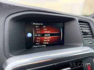 Zils Volvo V60 2016 Rīga, ar dzinēja tilpumu 2.00 L un nobraukumu 204 tūkst. km par 9995 €, foto 26 vietnē AUTOMOTO.COM.LV