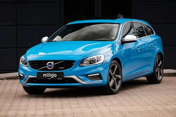 Zils Volvo V60 2016 Jelgava, ar dzinēja tilpumu 2.40 L un nobraukumu 277 tūkst. km par 10500 €, foto 1 vietnē AUTOMOTO.COM.LV