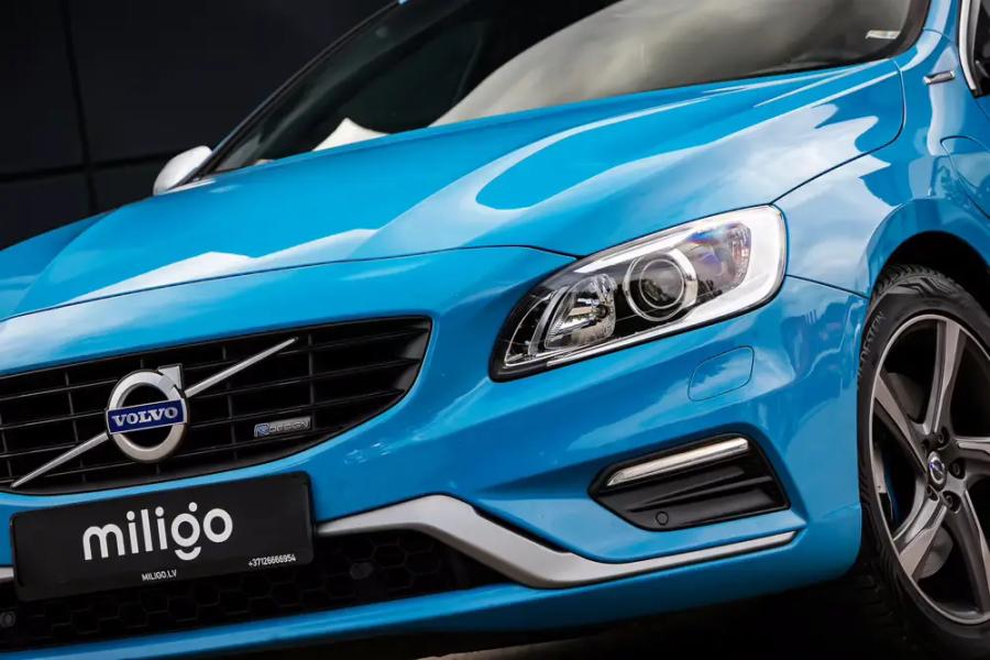 Zils Volvo V60 2016 Jelgava, ar dzinēja tilpumu 2.40 L un nobraukumu 277 tūkst. km par 10500 €, foto 3 vietnē AUTOMOTO.COM.LV