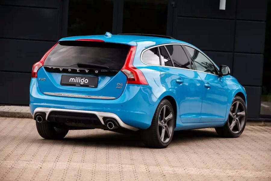 Zils Volvo V60 2016 Jelgava, ar dzinēja tilpumu 2.40 L un nobraukumu 277 tūkst. km par 10500 €, foto 11 vietnē AUTOMOTO.COM.LV