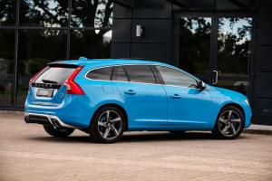 Zils Volvo V60 2016 Jelgava, ar dzinēja tilpumu 2.40 L un nobraukumu 277 tūkst. km par 10500 €, foto 12 vietnē AUTOMOTO.COM.LV