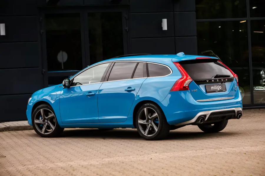 Zils Volvo V60 2016 Jelgava, ar dzinēja tilpumu 2.40 L un nobraukumu 277 tūkst. km par 10500 €, foto 13 vietnē AUTOMOTO.COM.LV