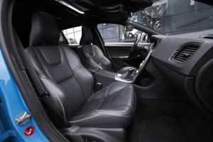 Zils Volvo V60 2016 Jelgava, ar dzinēja tilpumu 2.40 L un nobraukumu 277 tūkst. km par 10500 €, foto 17 vietnē AUTOMOTO.COM.LV
