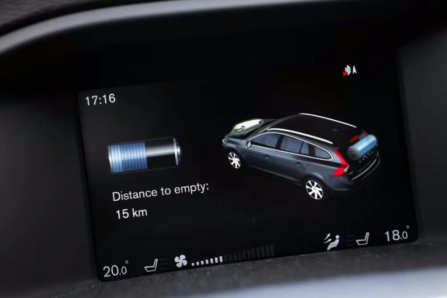 Zils Volvo V60 2016 Jelgava, ar dzinēja tilpumu 2.40 L un nobraukumu 277 tūkst. km par 10500 €, foto 26 vietnē AUTOMOTO.COM.LV