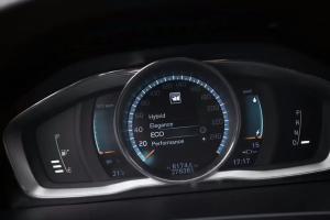 Zils Volvo V60 2016 Jelgava, ar dzinēja tilpumu 2.40 L un nobraukumu 277 tūkst. km par 10500 €, foto 29 vietnē AUTOMOTO.COM.LV