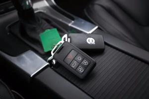 Zils Volvo V60 2016 Jelgava, ar dzinēja tilpumu 2.40 L un nobraukumu 277 tūkst. km par 10500 €, foto 32 vietnē AUTOMOTO.COM.LV