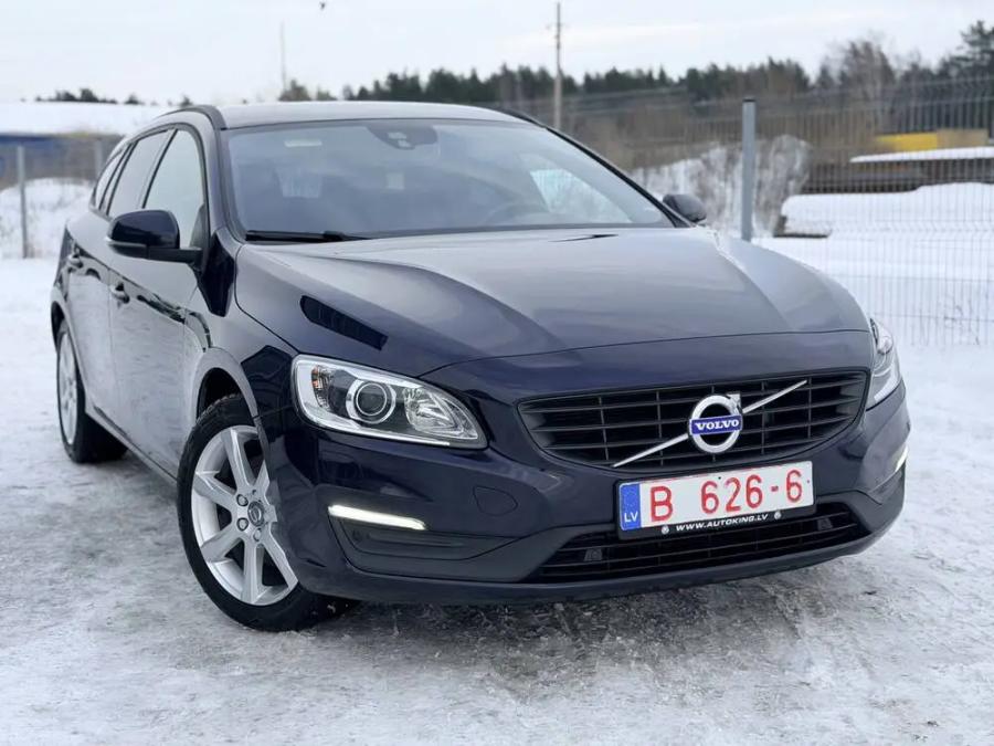 Zils Volvo V60 2016 Rīga, ar dzinēja tilpumu 2.00 L un nobraukumu 204 tūkst. km par 9995 €, foto 1 vietnē AUTOMOTO.COM.LV