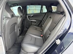 Zils Volvo V60 2016 Rīga, ar dzinēja tilpumu 2.00 L un nobraukumu 204 tūkst. km par 9995 €, foto 8 vietnē AUTOMOTO.COM.LV