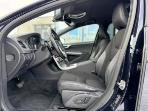 Zils Volvo V60 2016 Rīga, ar dzinēja tilpumu 2.00 L un nobraukumu 204 tūkst. km par 9995 €, foto 12 vietnē AUTOMOTO.COM.LV